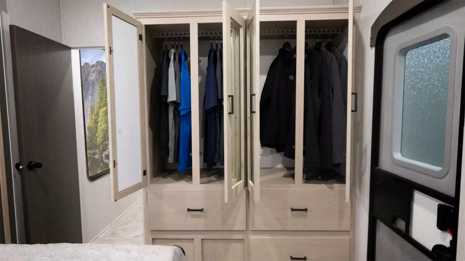 Salem Villa Destination Trailers - Forest River RV