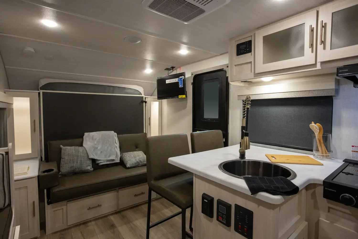 2025 r-pod West Coast RP-203 Floorplan - Forest River RV
