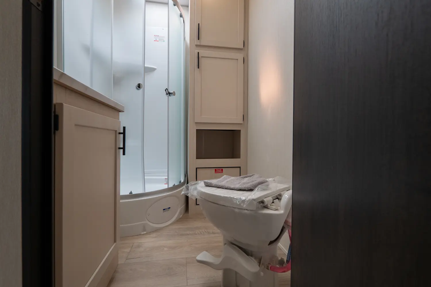 2025 Cherokee Rogue SUT 25SUT Floorplan - Forest River RV