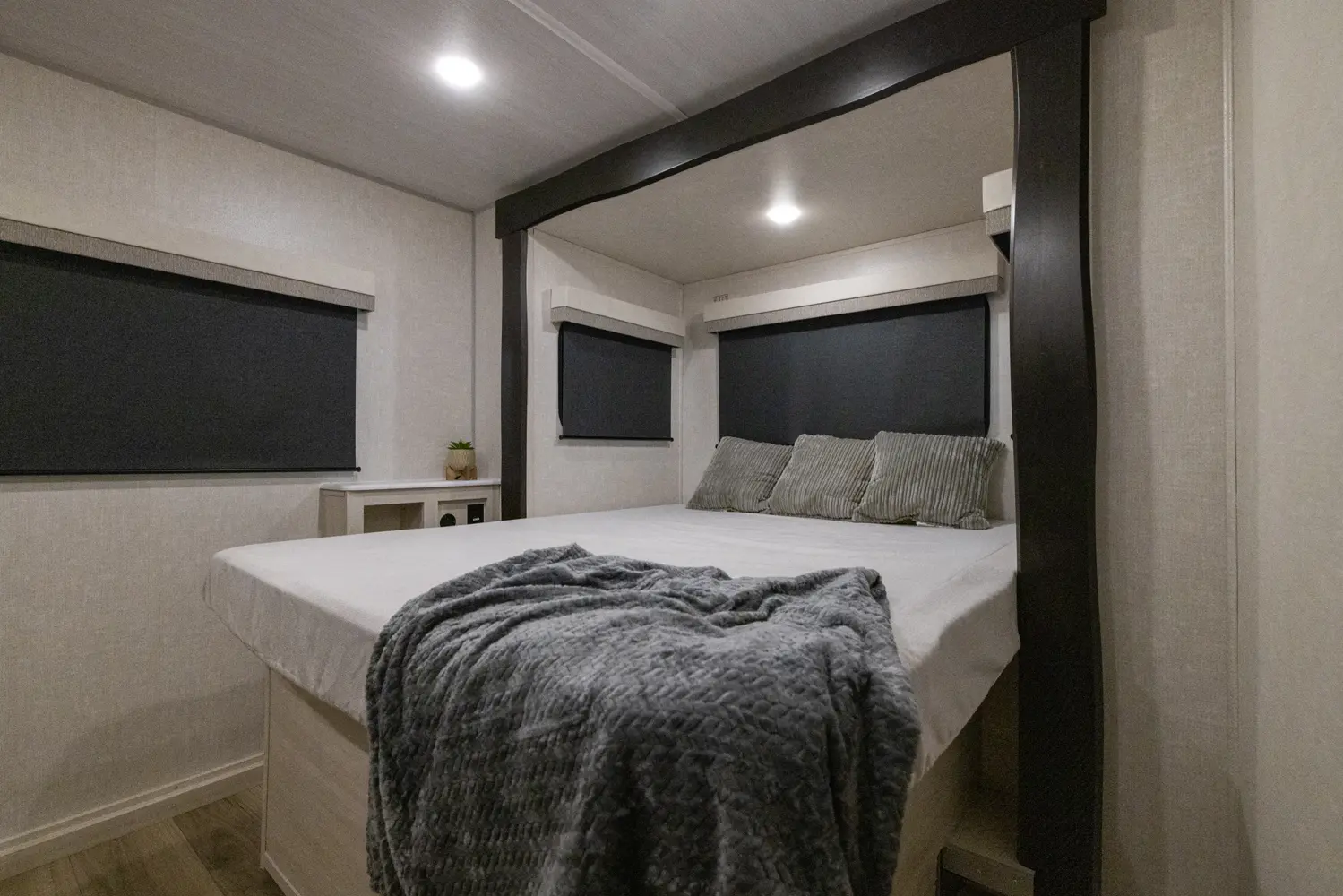 2025 r-pod West Coast RP-204 Floorplan - Forest River RV