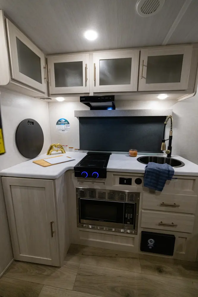 2025 r-pod West Coast RP-204 Floorplan - Forest River RV