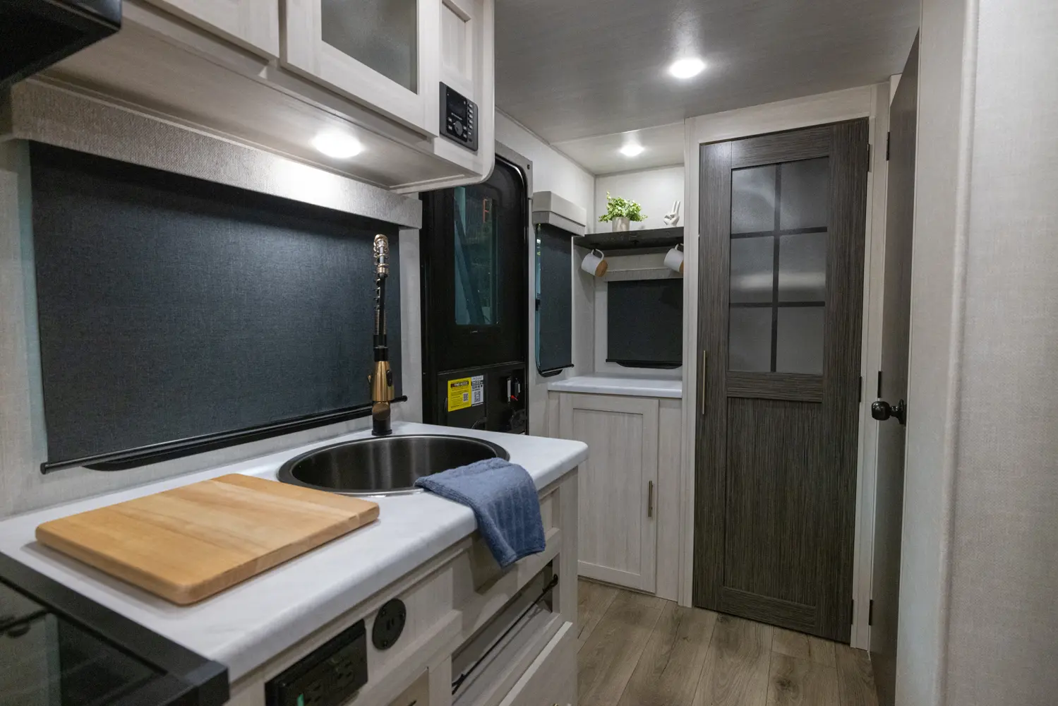 2025 r-pod West Coast RP-206 Floorplan - Forest River RV