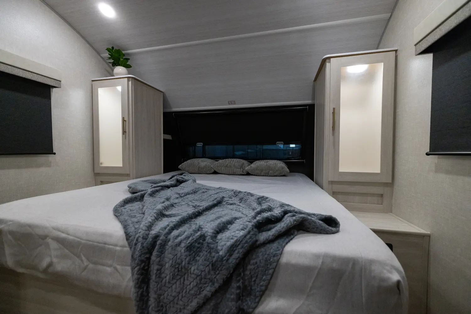 2025 r-pod West Coast RP-205 Floorplan - Forest River RV