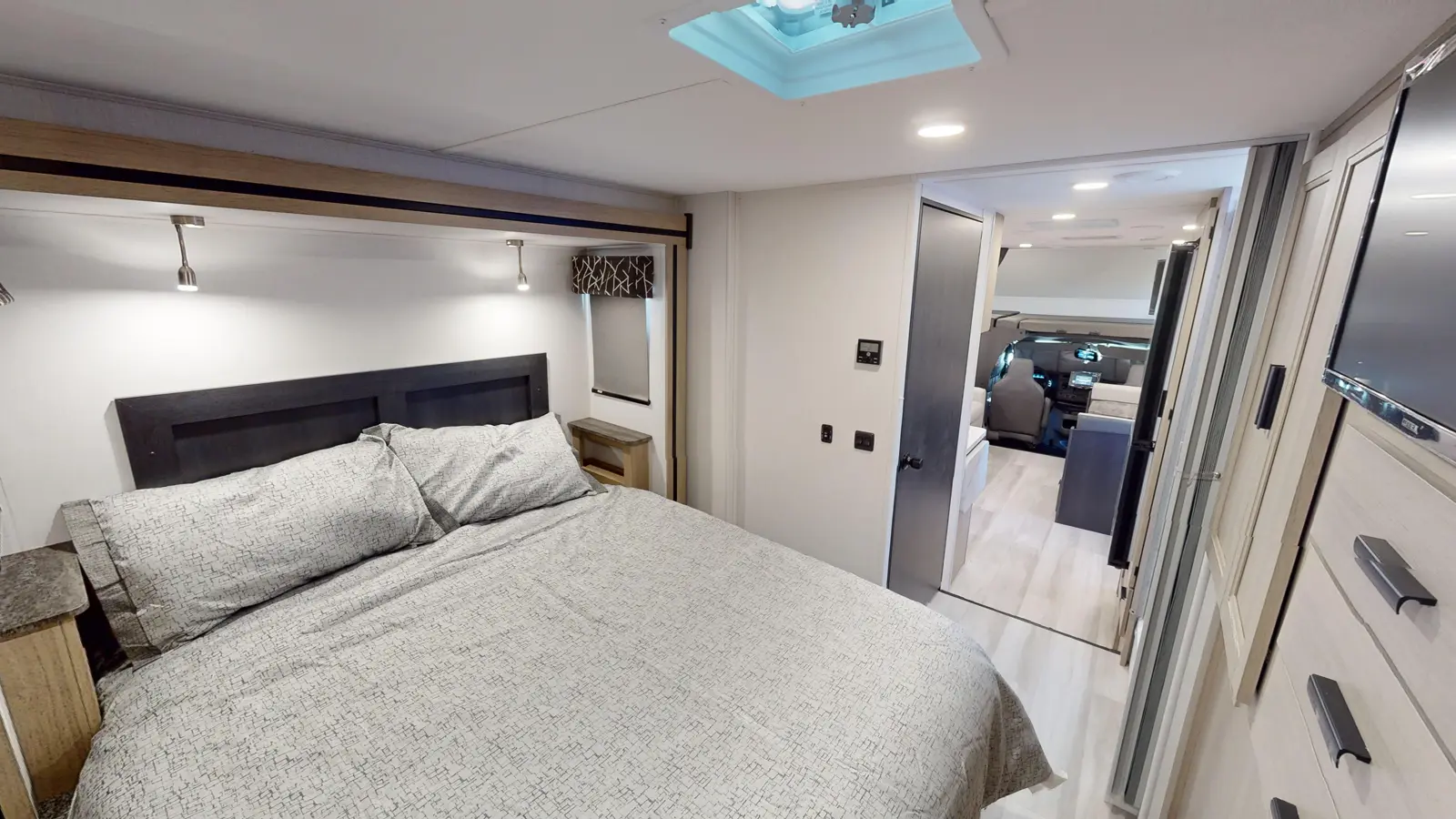 2026 Sunseeker 2860DS Floorplan - Forest River RV