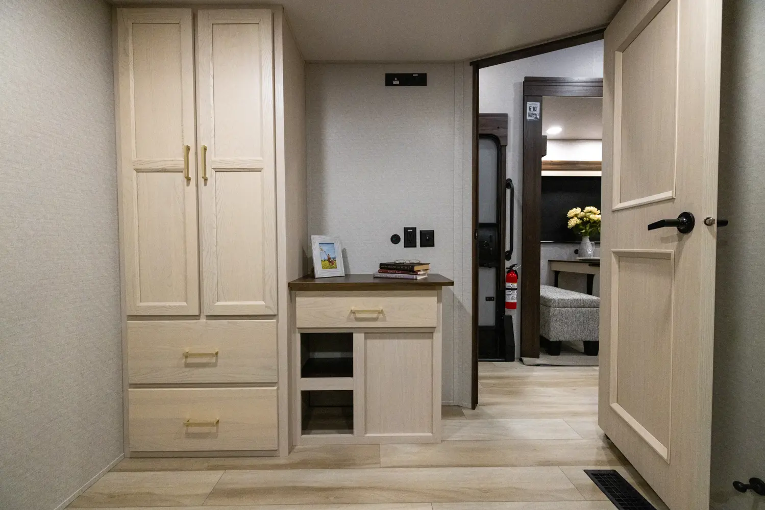 2025 Cedar Creek Experience 39RKB Floorplan - Forest River RV