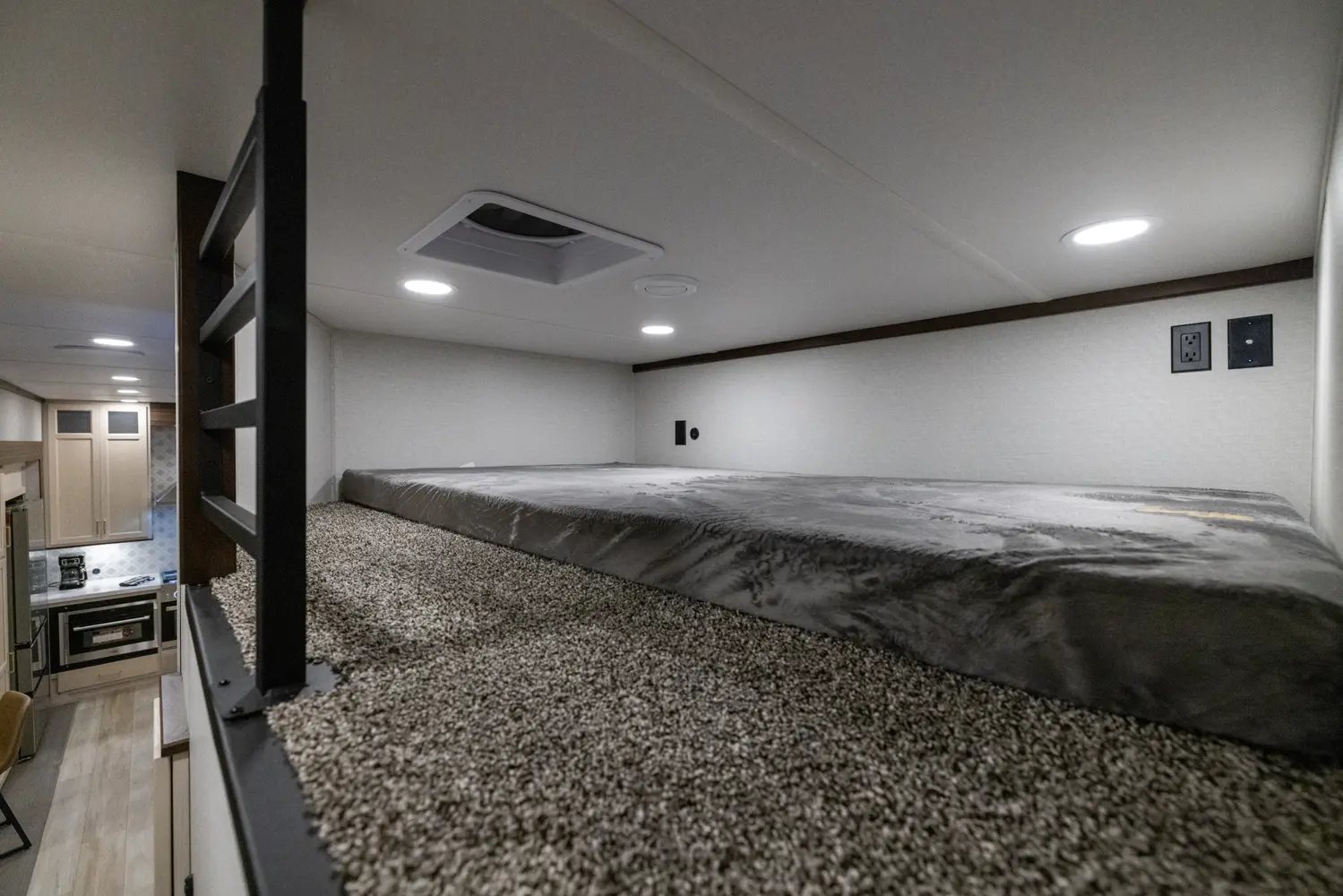 2025 Cedar Creek Experience 39RKB Floorplan - Forest River RV