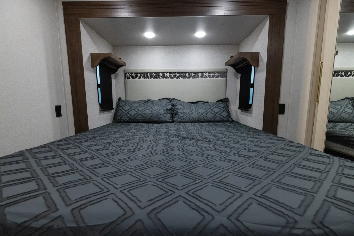 2025 Cedar Creek Experience 39RKB Floorplan - Forest River RV