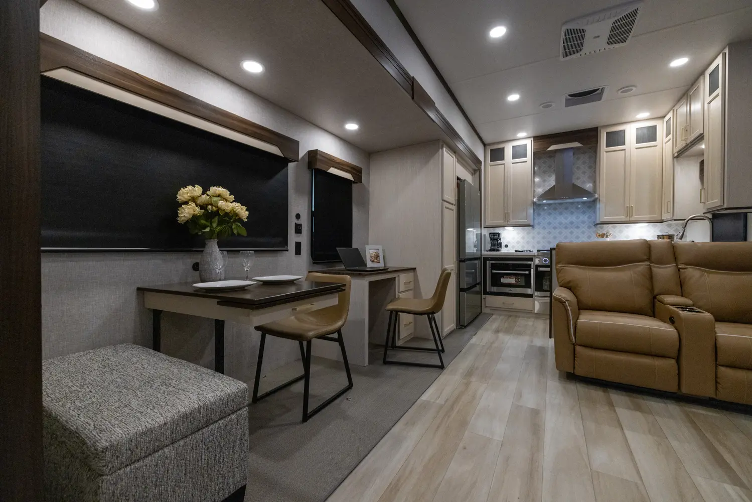 2025 Cedar Creek Experience 39RKB Floorplan - Forest River RV