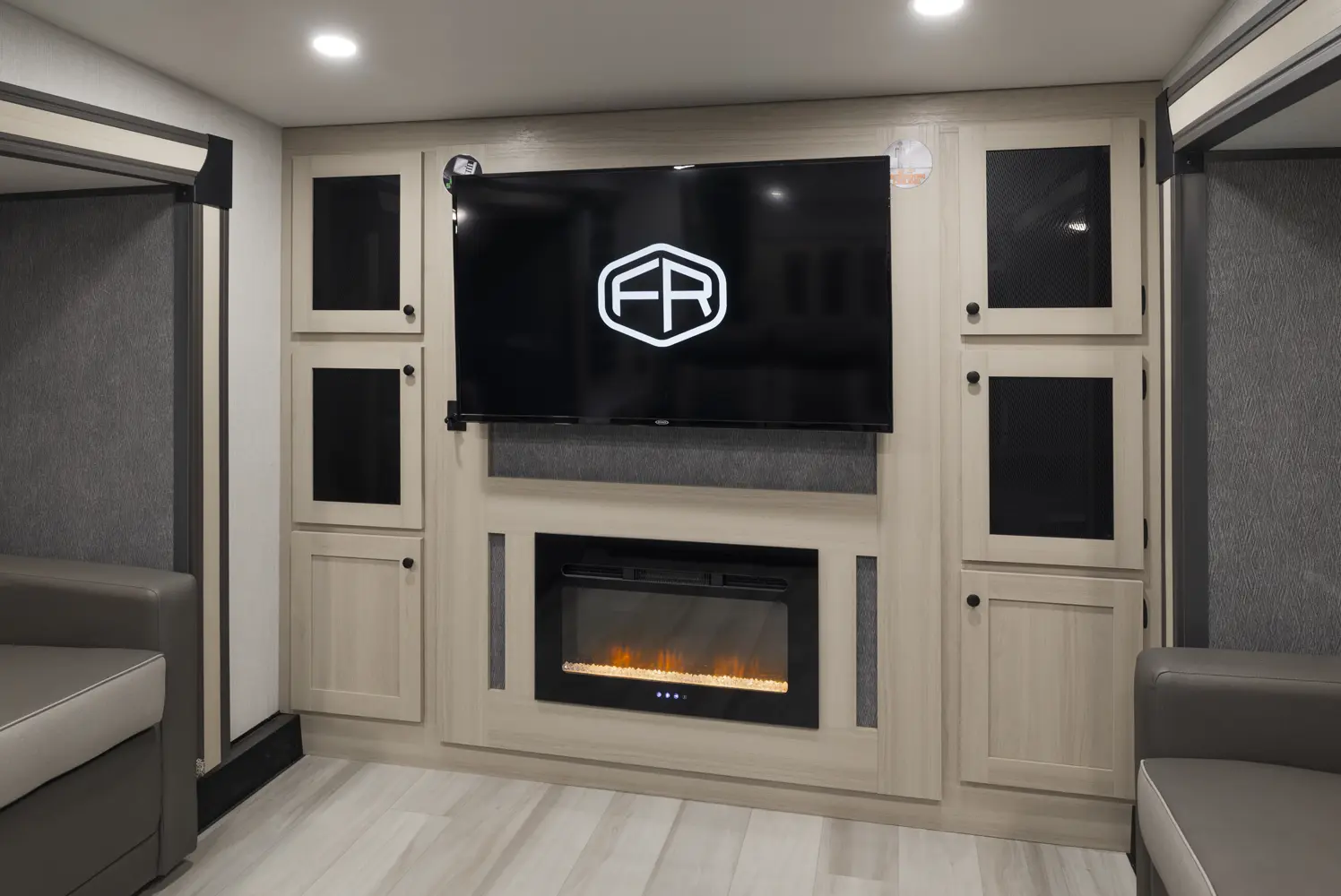 2026 Wildcat Fifth Wheels 35FL Floorplan - Forest River RV