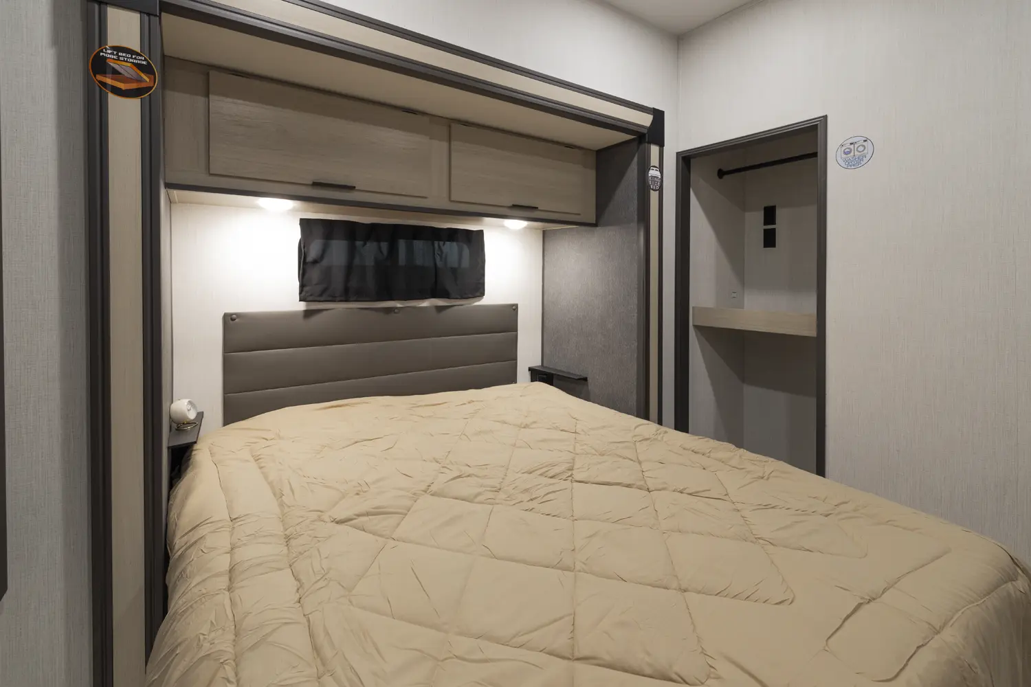 2026 Wildcat Fifth Wheels 35FL Floorplan - Forest River RV