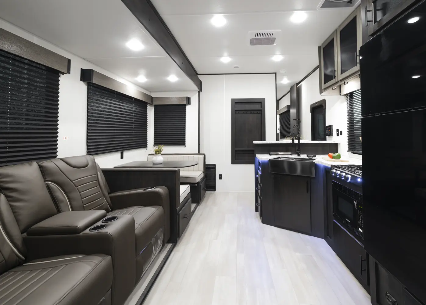 2026 Cherokee Wolf Pack 350PACK15 Floorplan - Forest River RV