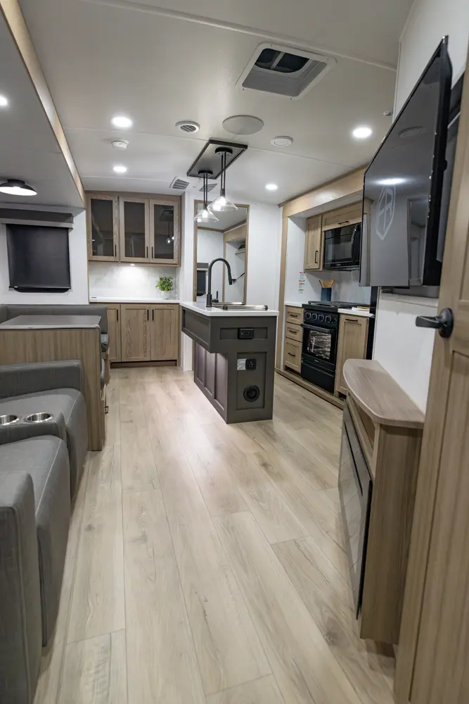 2026 Rockwood Signature Travel Trailers 8336BH Floorplan - Forest River RV