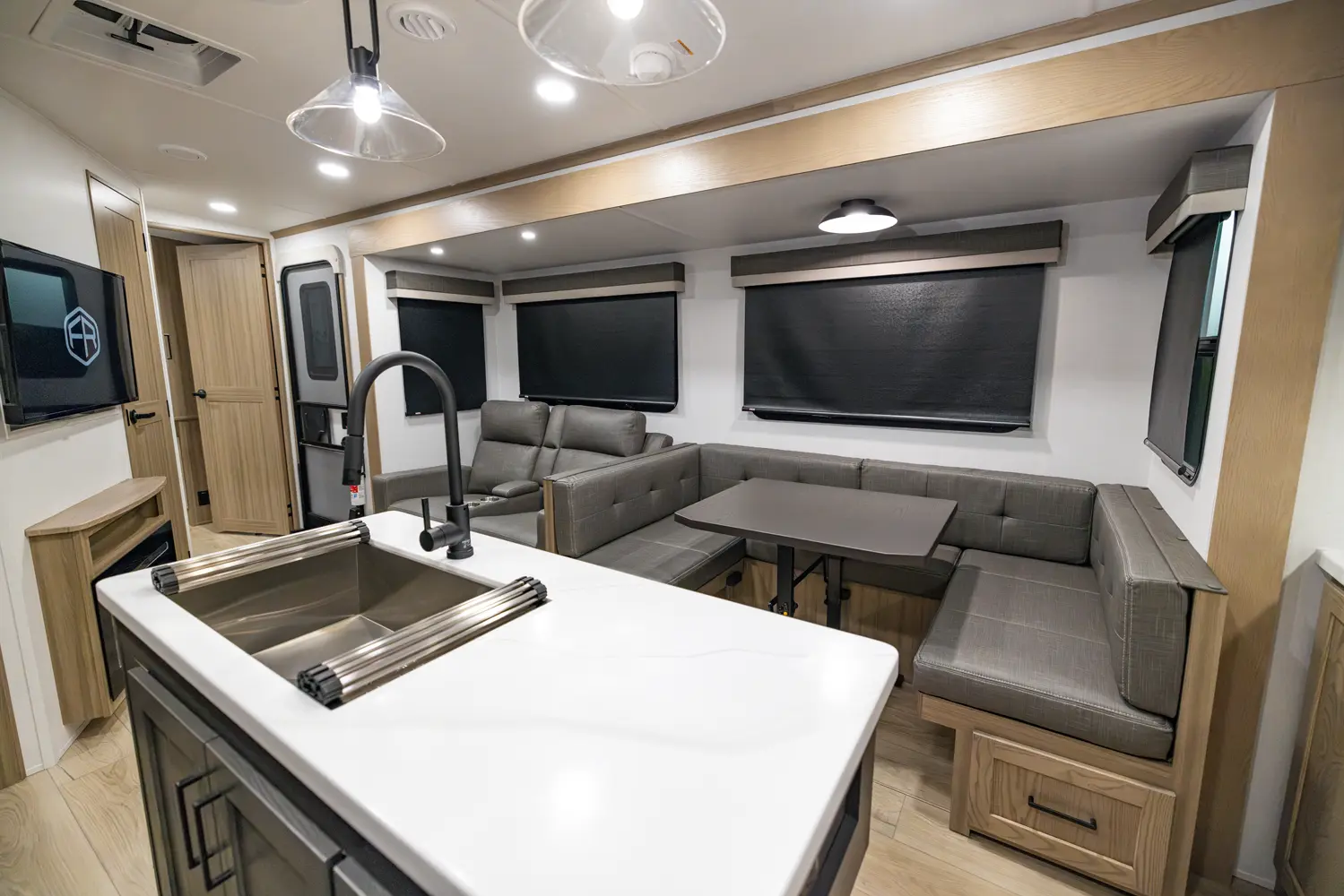 2026 Rockwood Signature Travel Trailers 8336BH Floorplan - Forest River RV