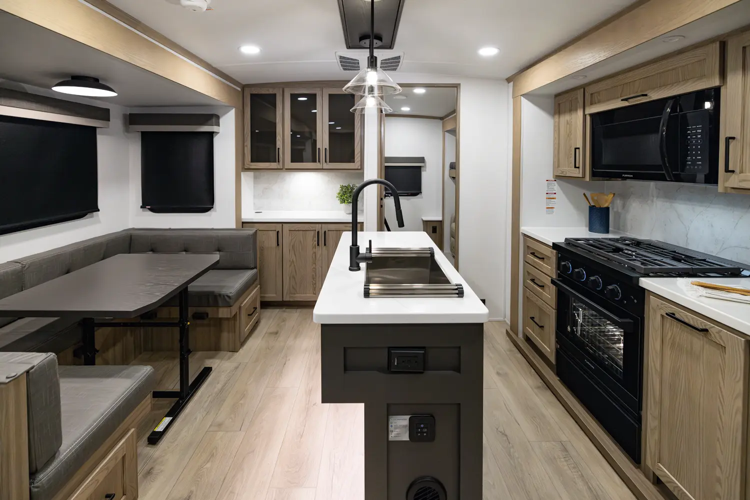 2026 Rockwood Signature Travel Trailers 8336BH Floorplan - Forest River RV