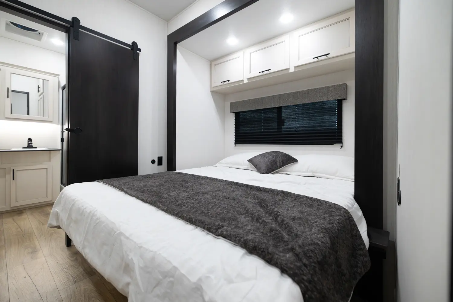 2026 Sabre 37FLH Floorplan - Forest River RV