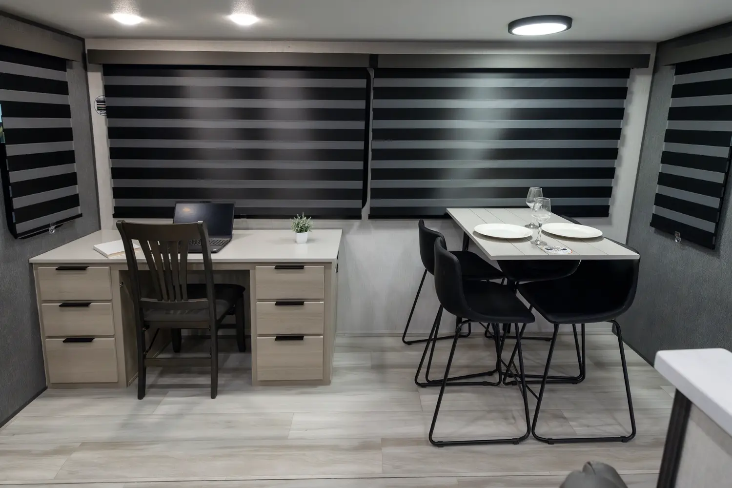 2026 Wildcat Fifth Wheels 33CHEF Floorplan - Forest River RV