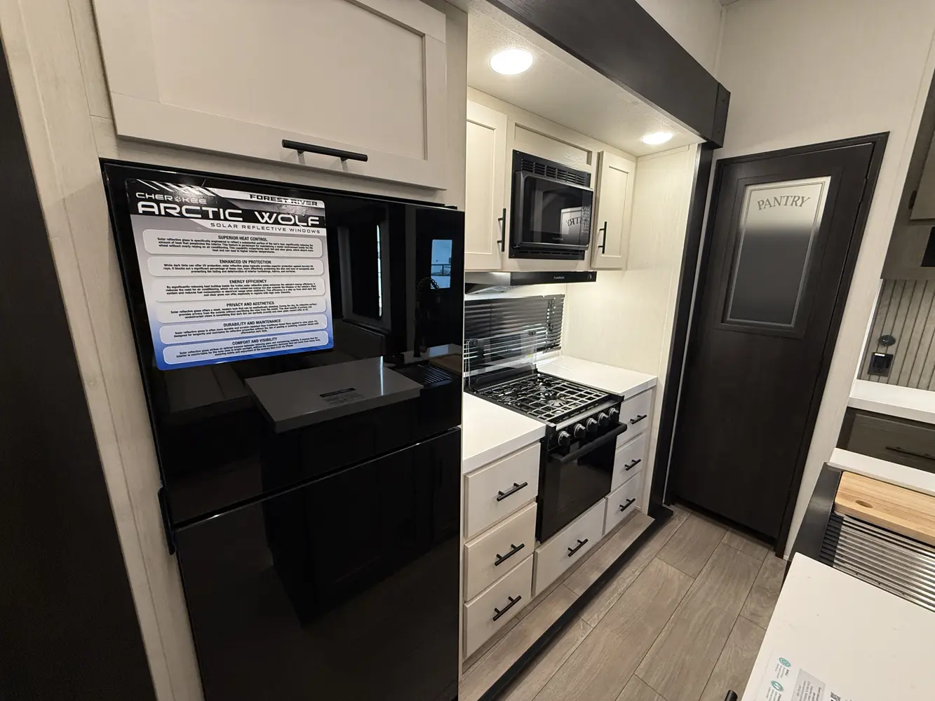 2026 Cherokee Arctic Wolf 331BH Floorplan - Forest River RV