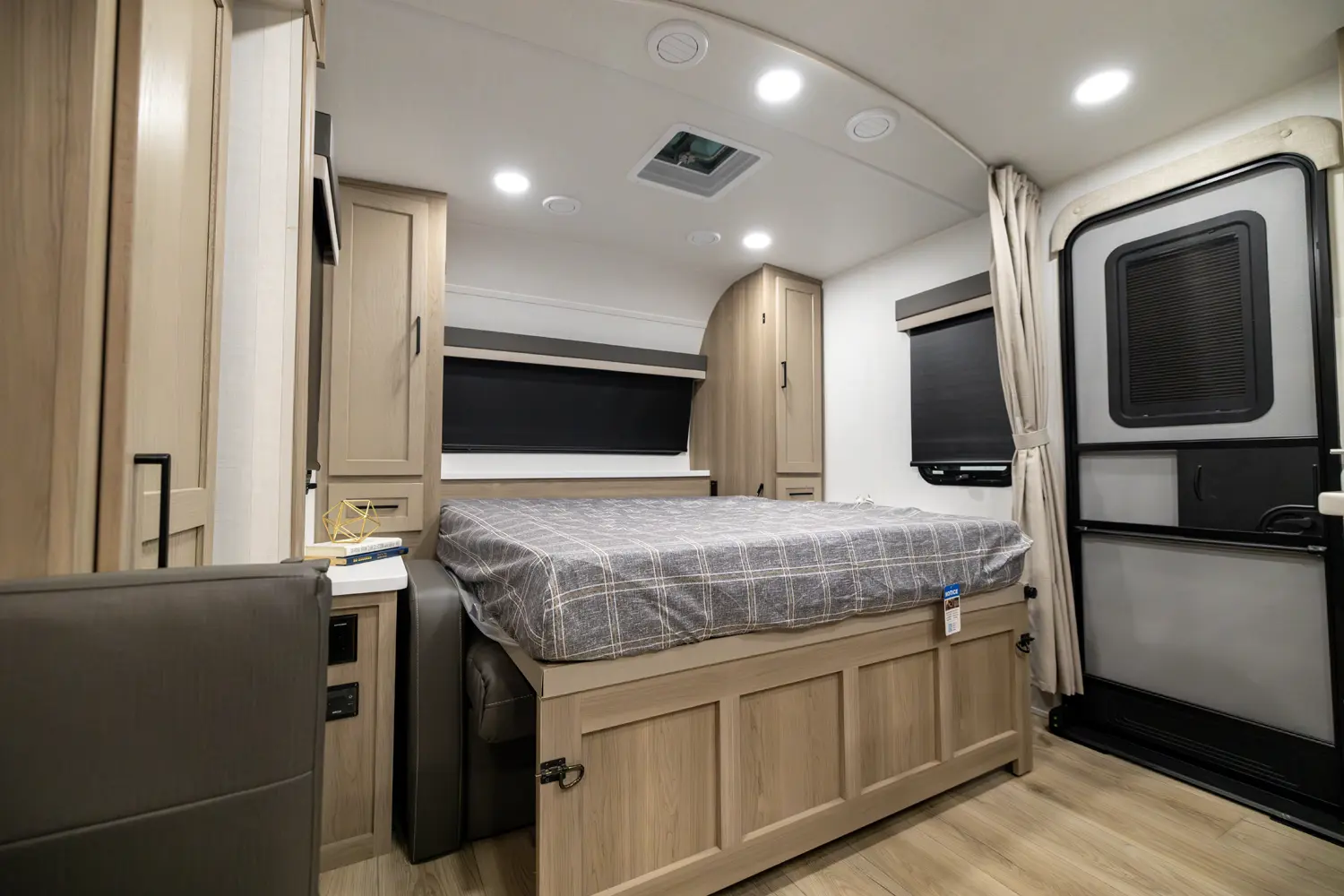 Flagstaff Micro Lite Travel Trailers - Forest River RV