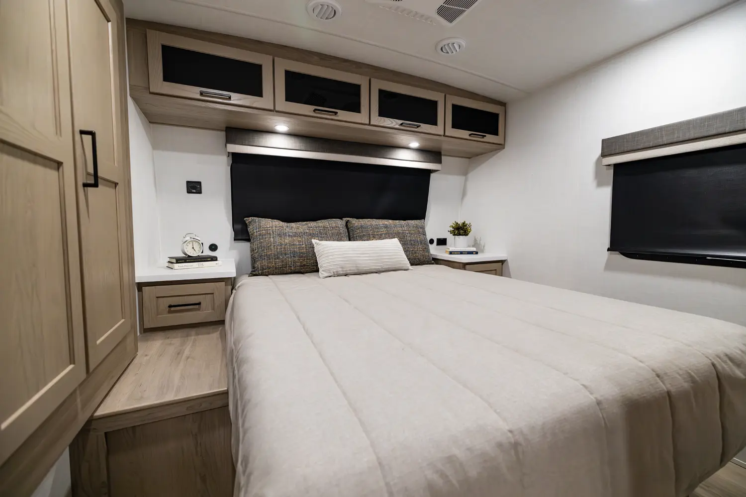 Rockwood Ultra Lite Travel Trailers - Forest River RV