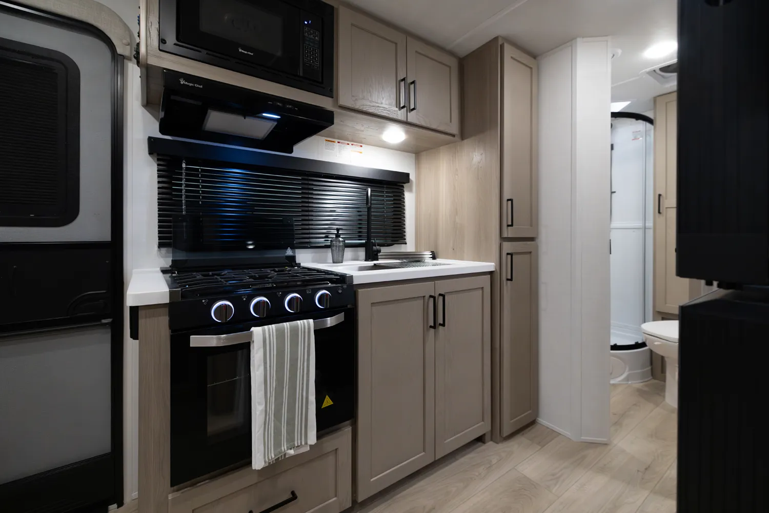 2026 Rockwood Roo 233S Floorplan - Forest River RV