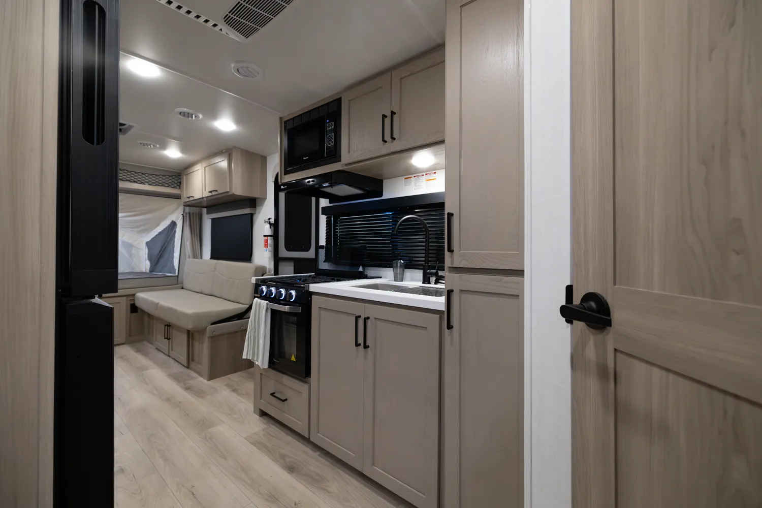 2026 Rockwood Roo 233S Floorplan - Forest River RV