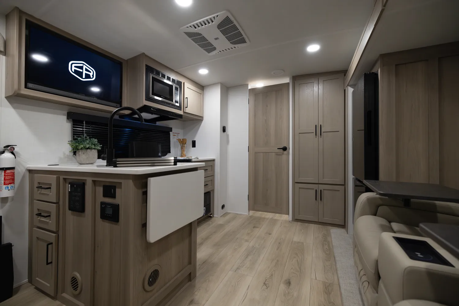 2026 Rockwood Mini Lite 2513S Floorplan - Forest River RV