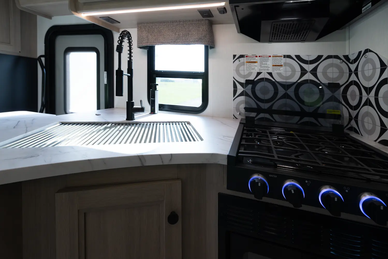 2026 Sunseeker 2440DS Floorplan - Forest River RV