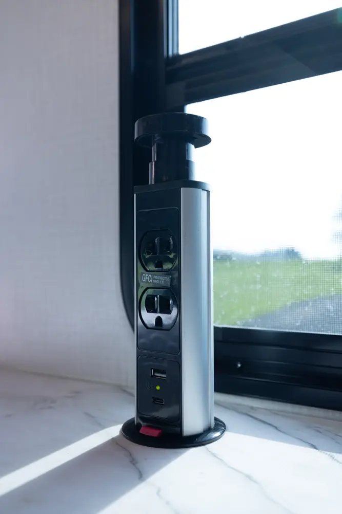 2026 Sunseeker 2440DS Floorplan - Forest River RV