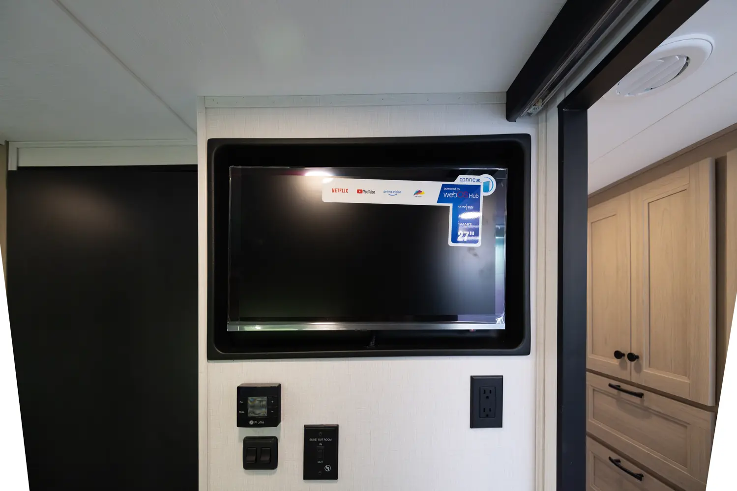 2026 Sunseeker 2440DS Floorplan - Forest River RV