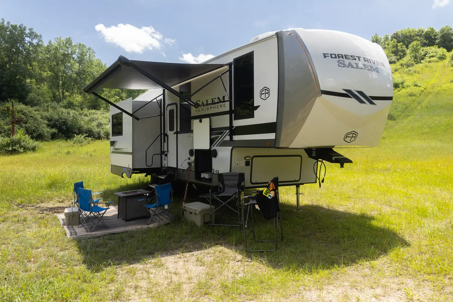 Salem Hemisphere Fifth Wheels - Forest River RV