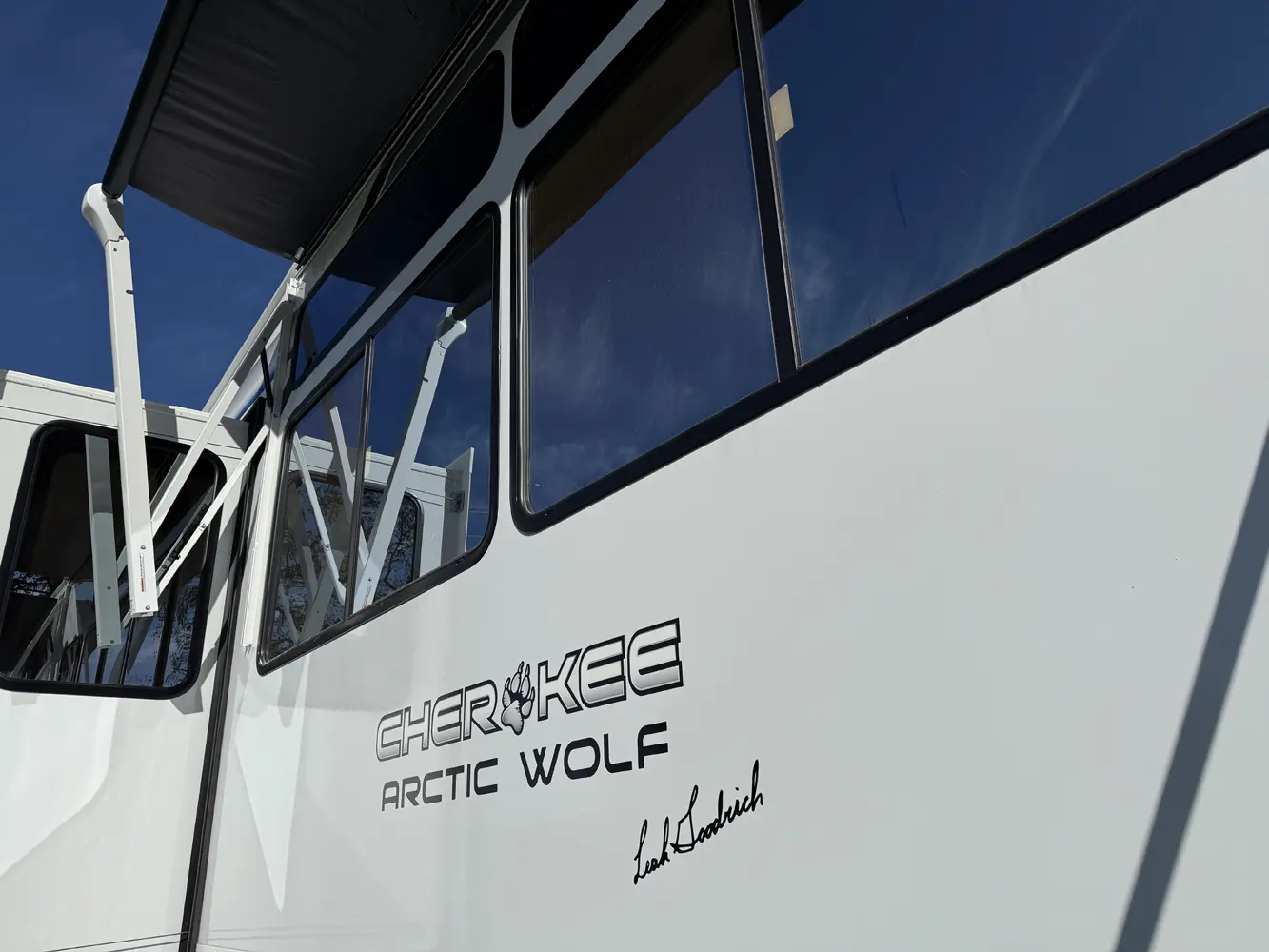 2026 Cherokee Arctic Wolf 38LEAH.G Floorplan - Forest River RV