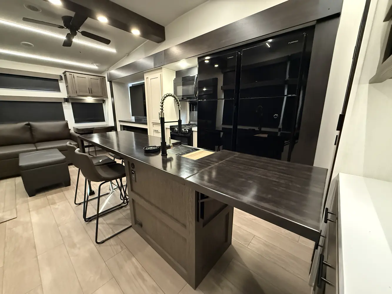 2026 Cherokee Arctic Wolf 38LEAH.G Floorplan - Forest River RV