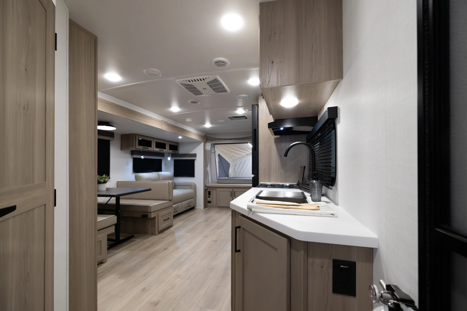 Rockwood Roo Travel Trailers - Forest River RV