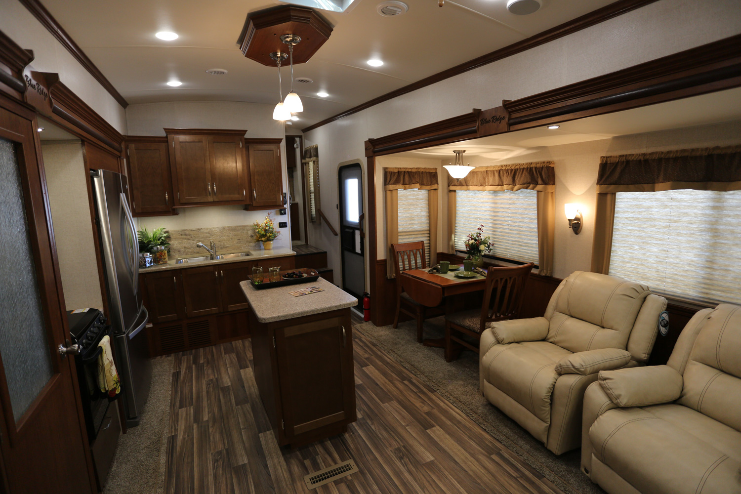 2017 Blue Ridge Cabin Edition 304SR - DSO Floorplan - Forest River RV